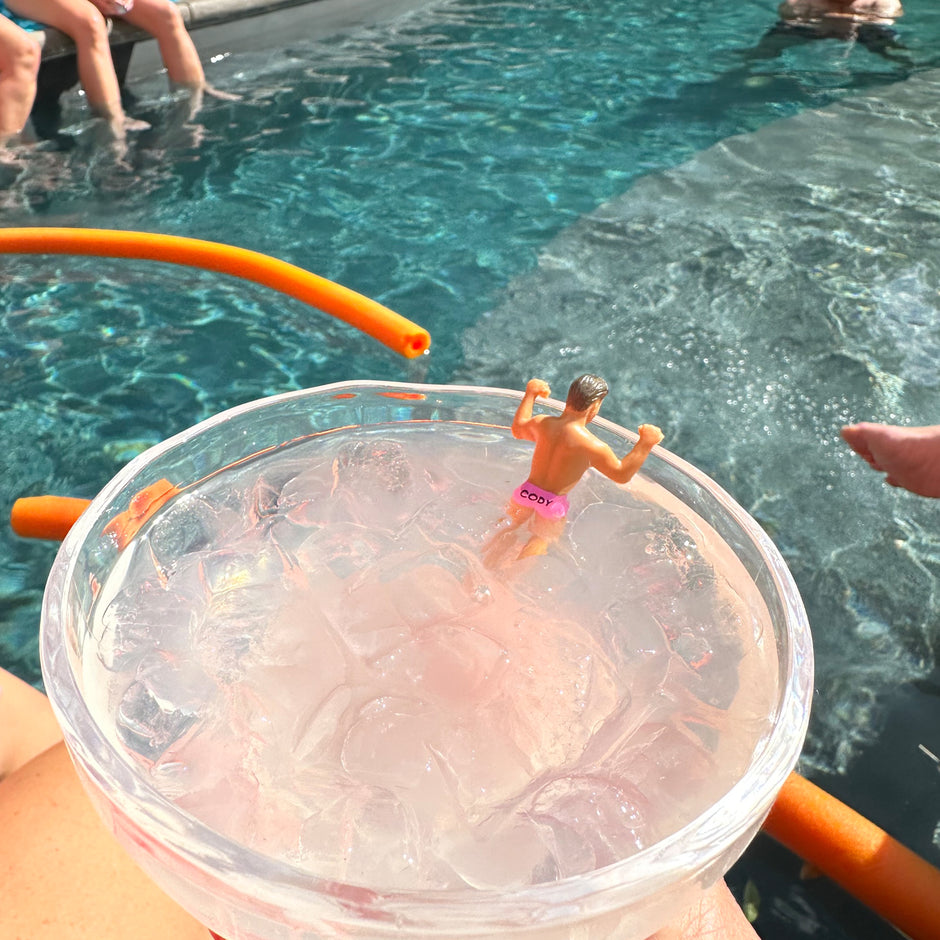 DRINKING BUDDIES – Drinking Buddies